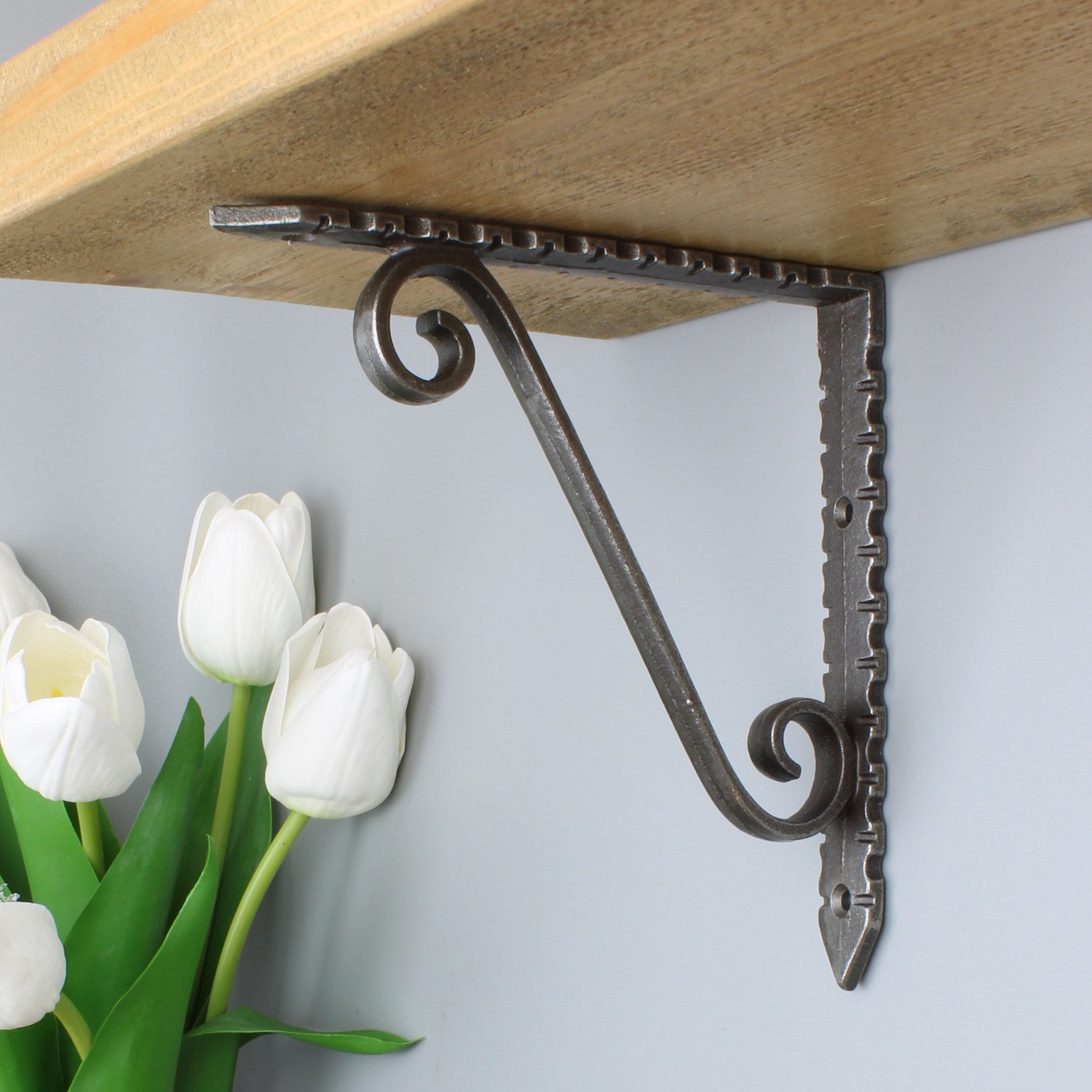 Pair of Antique Cast Iron Simple Scroll Shelf Brackets – Oakcrafts