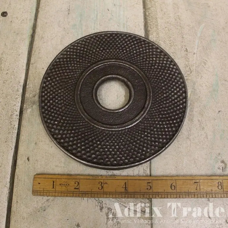 Table Trivet - Antique Cast Iron Round Fish Scale Design – Oakcrafts